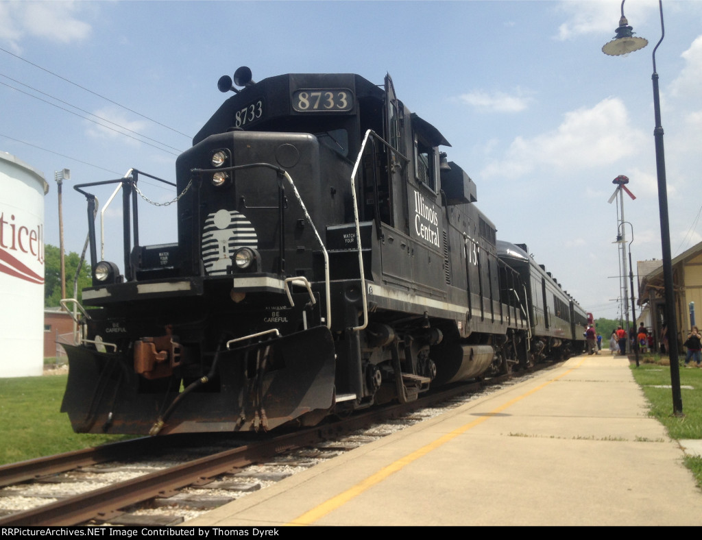 Illinois Central 8733